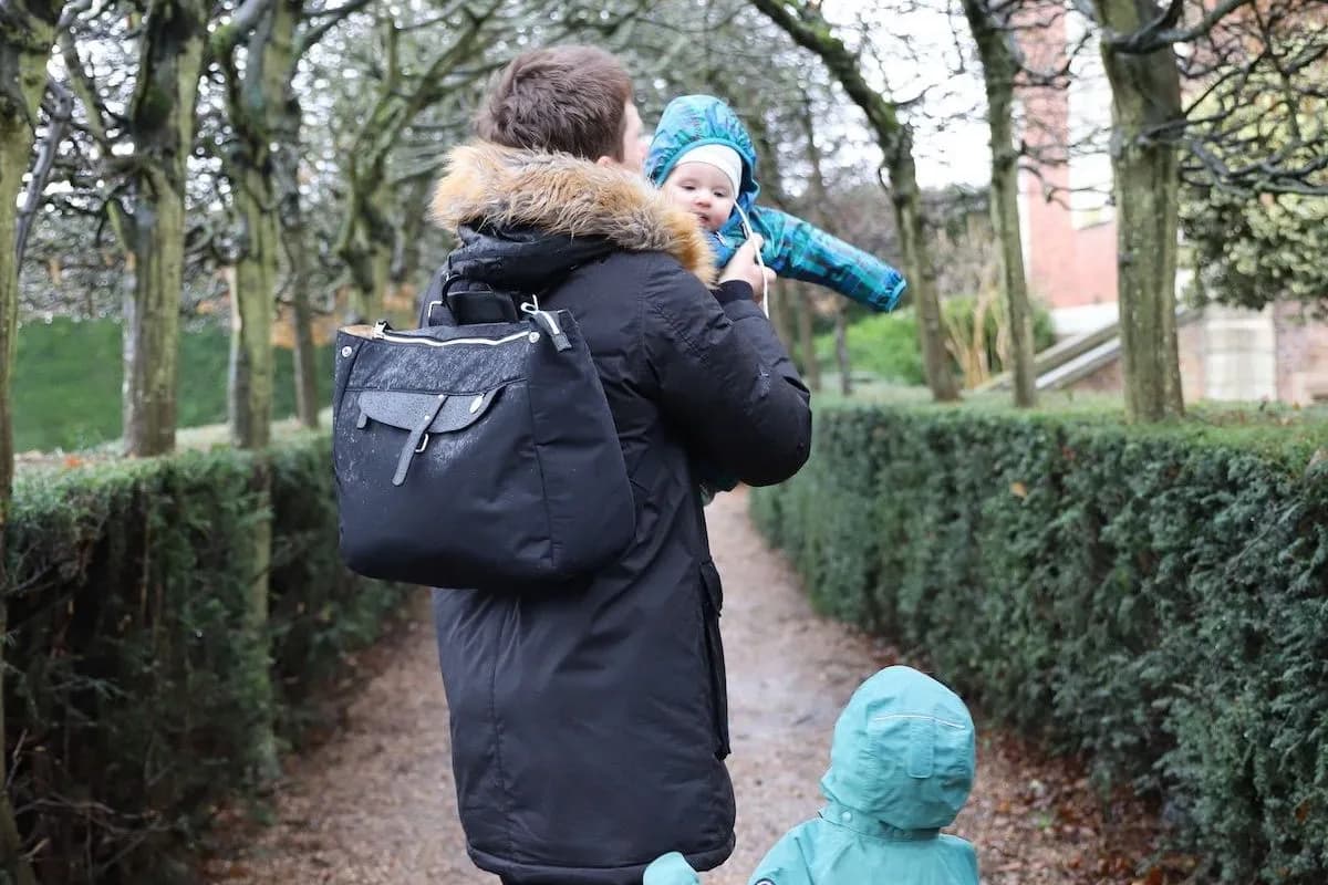 Dads with bags - PacaPod